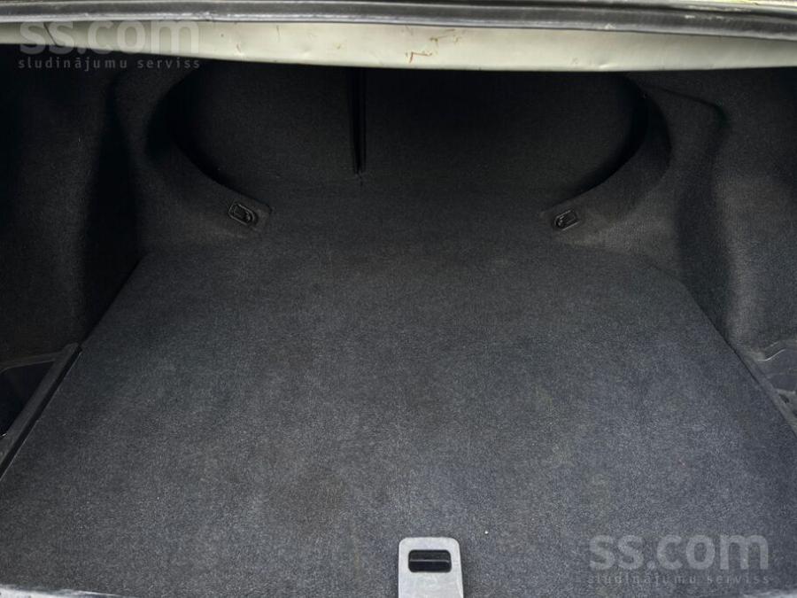 Pelēks Toyota Avensis 2008 Rīga, ar dzinēja tilpumu 2.00 L un nobraukumu 189 tūkst. km par 2800 €, foto 8 vietnē AUTOMOTO.COM.LV