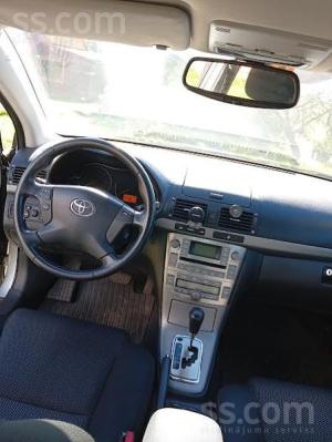 Серый Тойота Авенсис 2008 в Лиепая, объемом двигателя 1.80 л и пробегом 220 тыс. км за 3000 €, фото 3 на AUTOMOTO.COM.LV