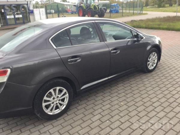 Pelēks Toyota Avensis 2009 Jēkabpils, ar dzinēja tilpumu 2.00 L un nobraukumu 222 tūkst. km par 1300 €, foto 3 vietnē AUTOMOTO.COM.LV
