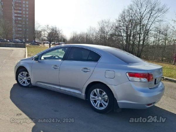 Grey Toyota Avensis 2009 in Maardu, with an engine capacity of 2.00 L and mileage of 231 thousand km for 5590 €, photo 2 on AUTOMOTO.COM.LV