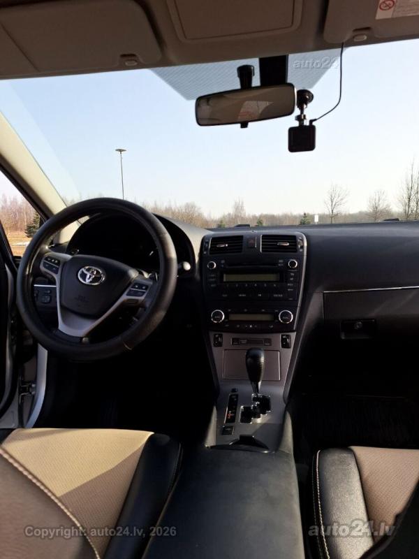 Pelēks Toyota Avensis 2009 Mardu, ar dzinēja tilpumu 2.00 L un nobraukumu 231 tūkst. km par 5590 €, foto 11 vietnē AUTOMOTO.COM.LV
