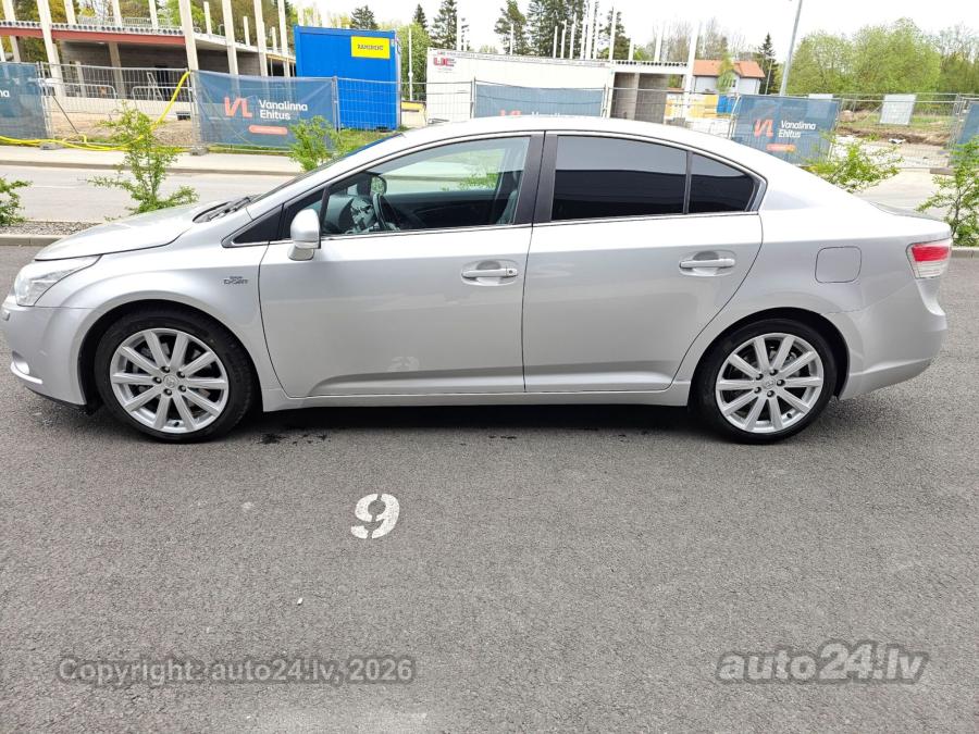 Pelēks Toyota Avensis 2009 Tallina, ar dzinēja tilpumu 2.20 L un nobraukumu 224 tūkst. km par 6100 €, foto 7 vietnē AUTOMOTO.COM.LV
