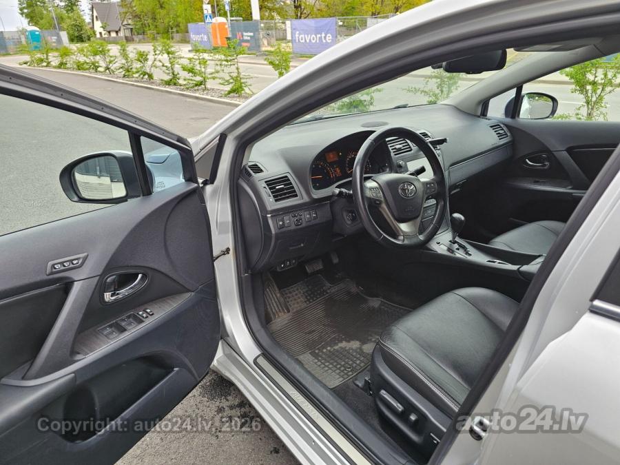 Pelēks Toyota Avensis 2009 Tallina, ar dzinēja tilpumu 2.20 L un nobraukumu 224 tūkst. km par 6100 €, foto 8 vietnē AUTOMOTO.COM.LV