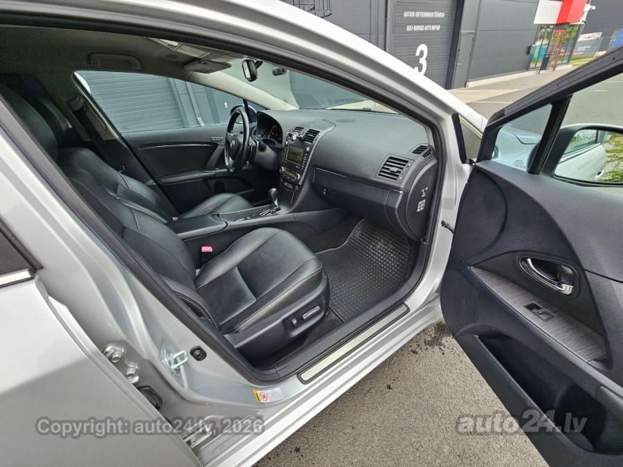 Pelēks Toyota Avensis 2009 Tallina, ar dzinēja tilpumu 2.20 L un nobraukumu 224 tūkst. km par 6100 €, foto 10 vietnē AUTOMOTO.COM.LV