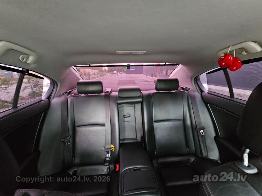 Pelēks Toyota Avensis 2009 Tallina, ar dzinēja tilpumu 2.20 L un nobraukumu 224 tūkst. km par 6100 €, foto 13 vietnē AUTOMOTO.COM.LV