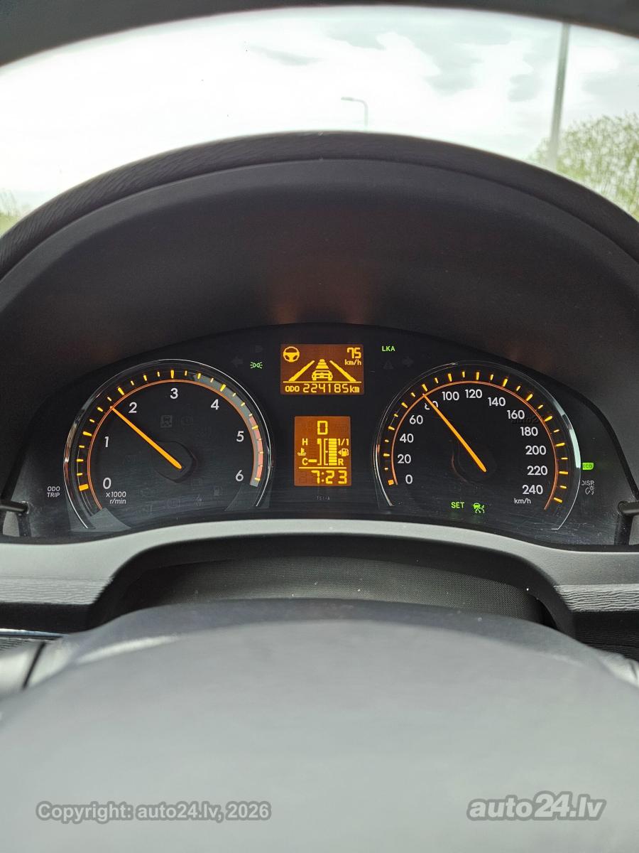 Pelēks Toyota Avensis 2009 Tallina, ar dzinēja tilpumu 2.20 L un nobraukumu 224 tūkst. km par 6100 €, foto 15 vietnē AUTOMOTO.COM.LV