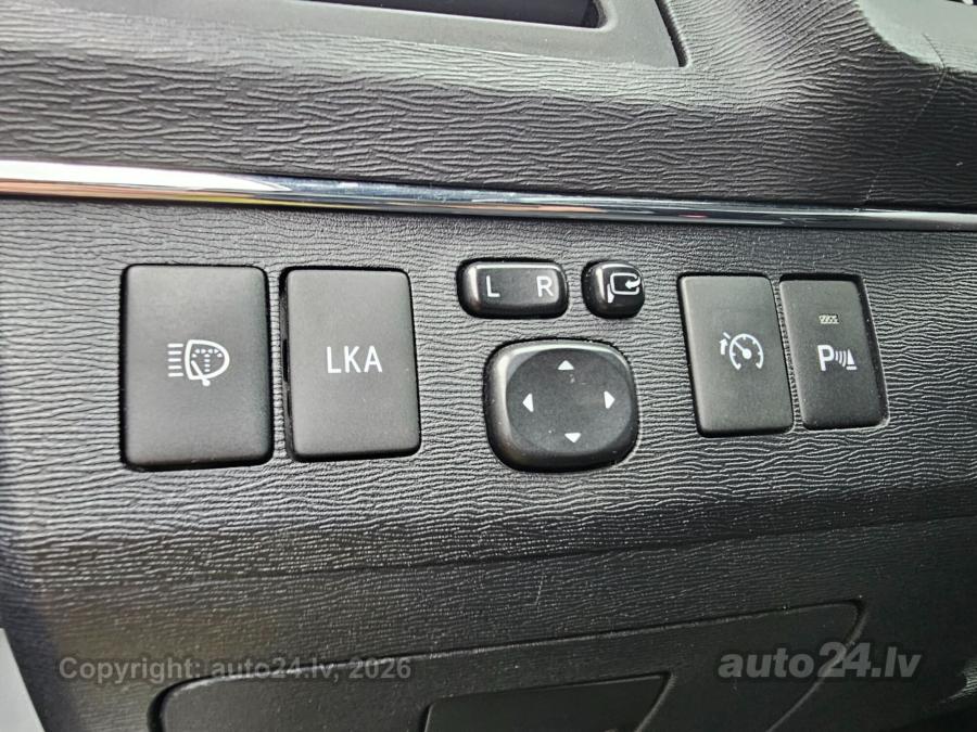 Pelēks Toyota Avensis 2009 Tallina, ar dzinēja tilpumu 2.20 L un nobraukumu 224 tūkst. km par 6100 €, foto 17 vietnē AUTOMOTO.COM.LV