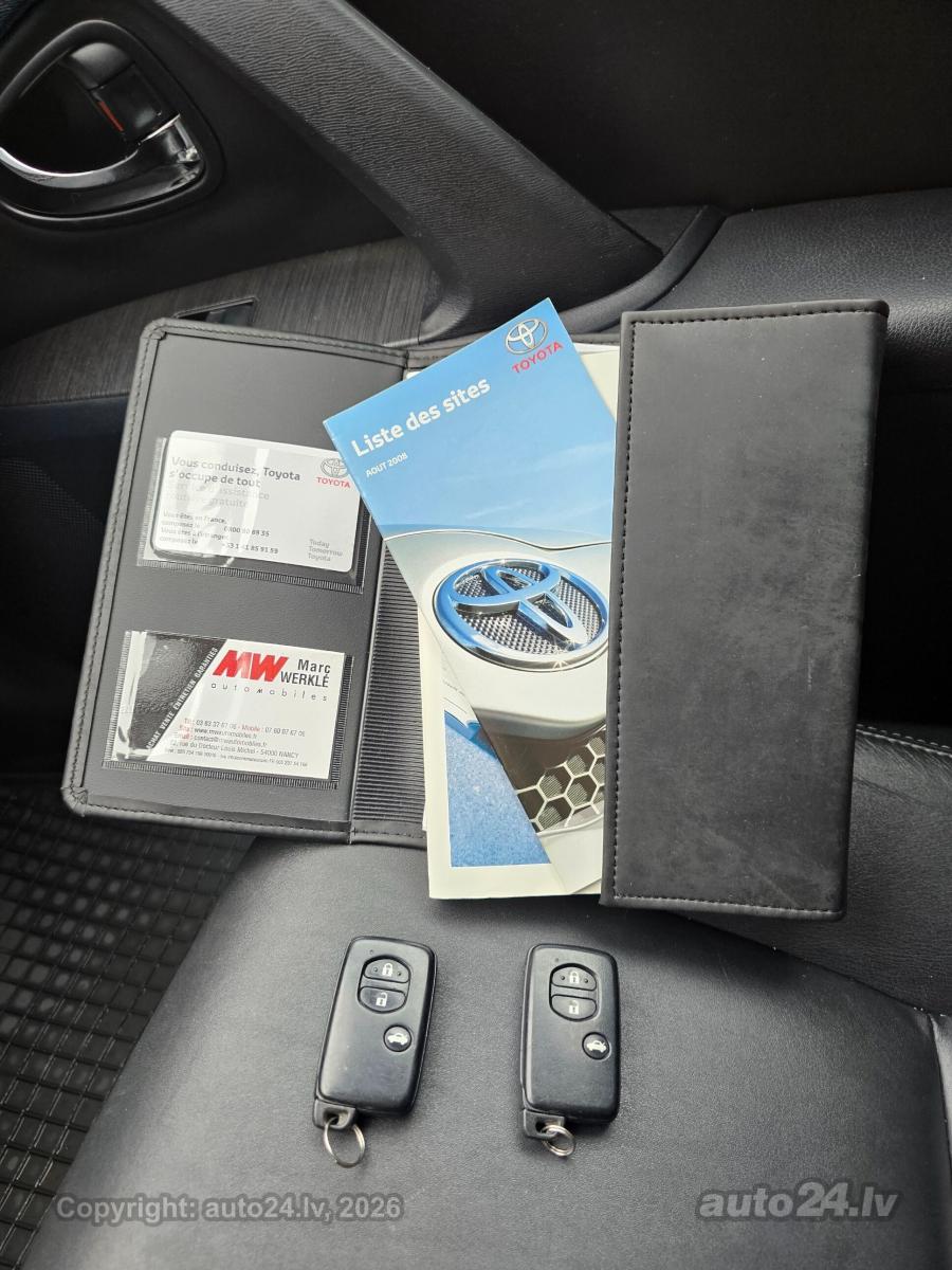 Pelēks Toyota Avensis 2009 Tallina, ar dzinēja tilpumu 2.20 L un nobraukumu 224 tūkst. km par 6100 €, foto 30 vietnē AUTOMOTO.COM.LV