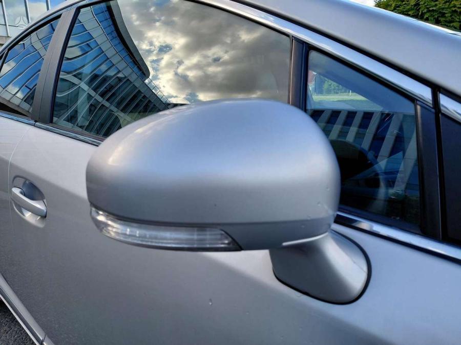 Grey Toyota Avensis 2009 in Vilnius, with an engine capacity of 1.99 L and mileage of 232 thousand km for 5990 €, photo 13 on AUTOMOTO.COM.LV