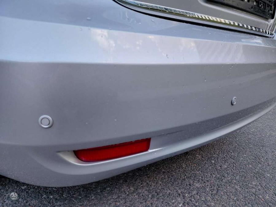 Grey Toyota Avensis 2009 in Vilnius, with an engine capacity of 1.99 L and mileage of 232 thousand km for 5990 €, photo 15 on AUTOMOTO.COM.LV