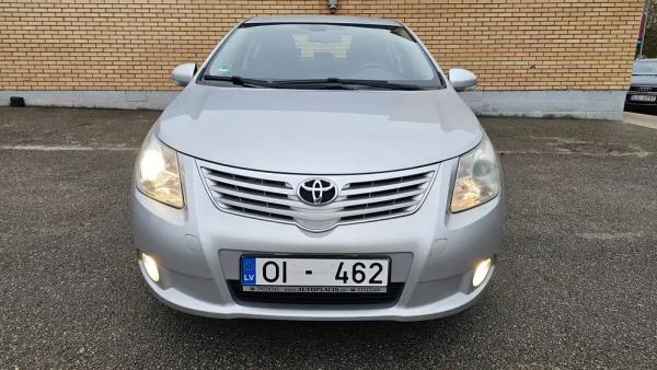 Grey Toyota Avensis 2009 in Riga, with an engine capacity of 2.20 L and mileage of 168 thousand km for 5500 €, photo 2 on AUTOMOTO.COM.LV
