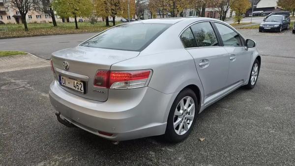 Grey Toyota Avensis 2009 in Riga, with an engine capacity of 2.20 L and mileage of 168 thousand km for 5500 €, photo 5 on AUTOMOTO.COM.LV