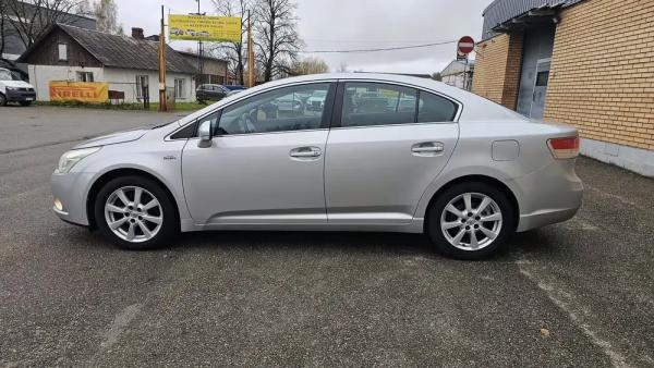 Grey Toyota Avensis 2009 in Riga, with an engine capacity of 2.20 L and mileage of 168 thousand km for 5500 €, photo 8 on AUTOMOTO.COM.LV