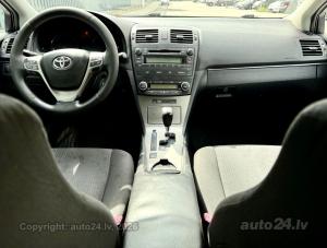 Pelēks Toyota Avensis 2009 Tallina, ar dzinēja tilpumu 1.80 L un nobraukumu 330 tūkst. km par 2999 €, foto 7 vietnē AUTOMOTO.COM.LV
