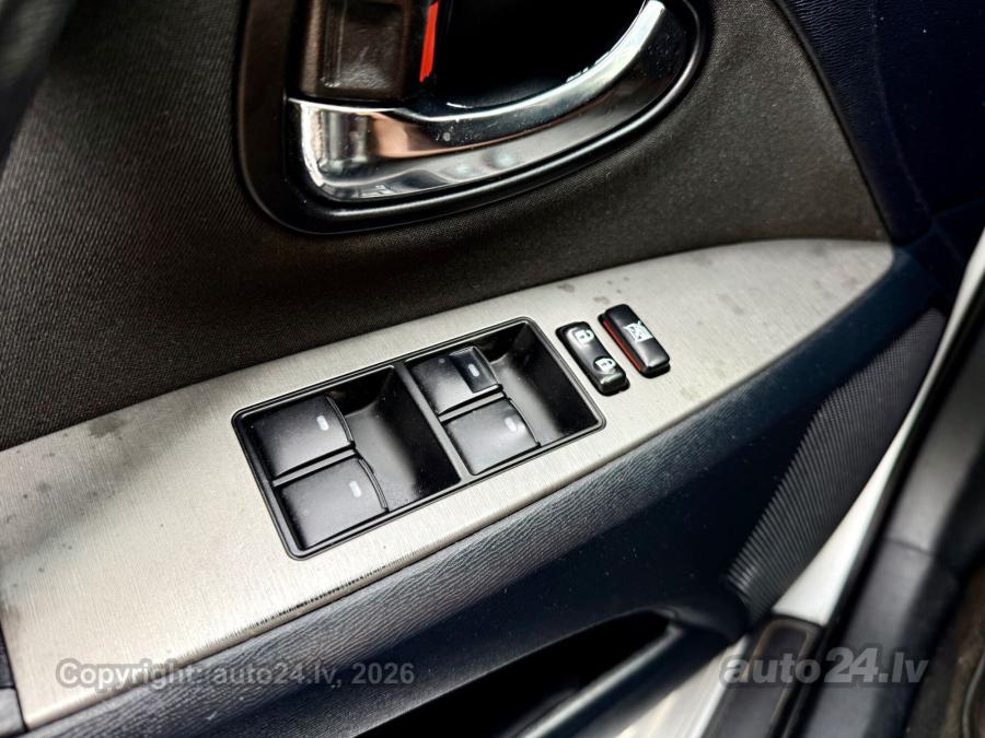 Pelēks Toyota Avensis 2009 Tallina, ar dzinēja tilpumu 1.80 L un nobraukumu 330 tūkst. km par 2999 €, foto 10 vietnē AUTOMOTO.COM.LV