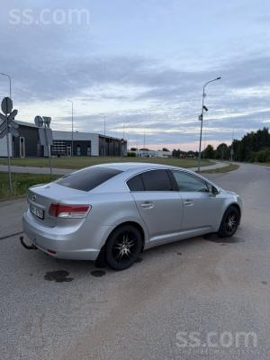 Pelēks Toyota Avensis 2009 Tukums, ar dzinēja tilpumu 2.00 L un nobraukumu 316 tūkst. km par 4450 €, foto 4 vietnē AUTOMOTO.COM.LV