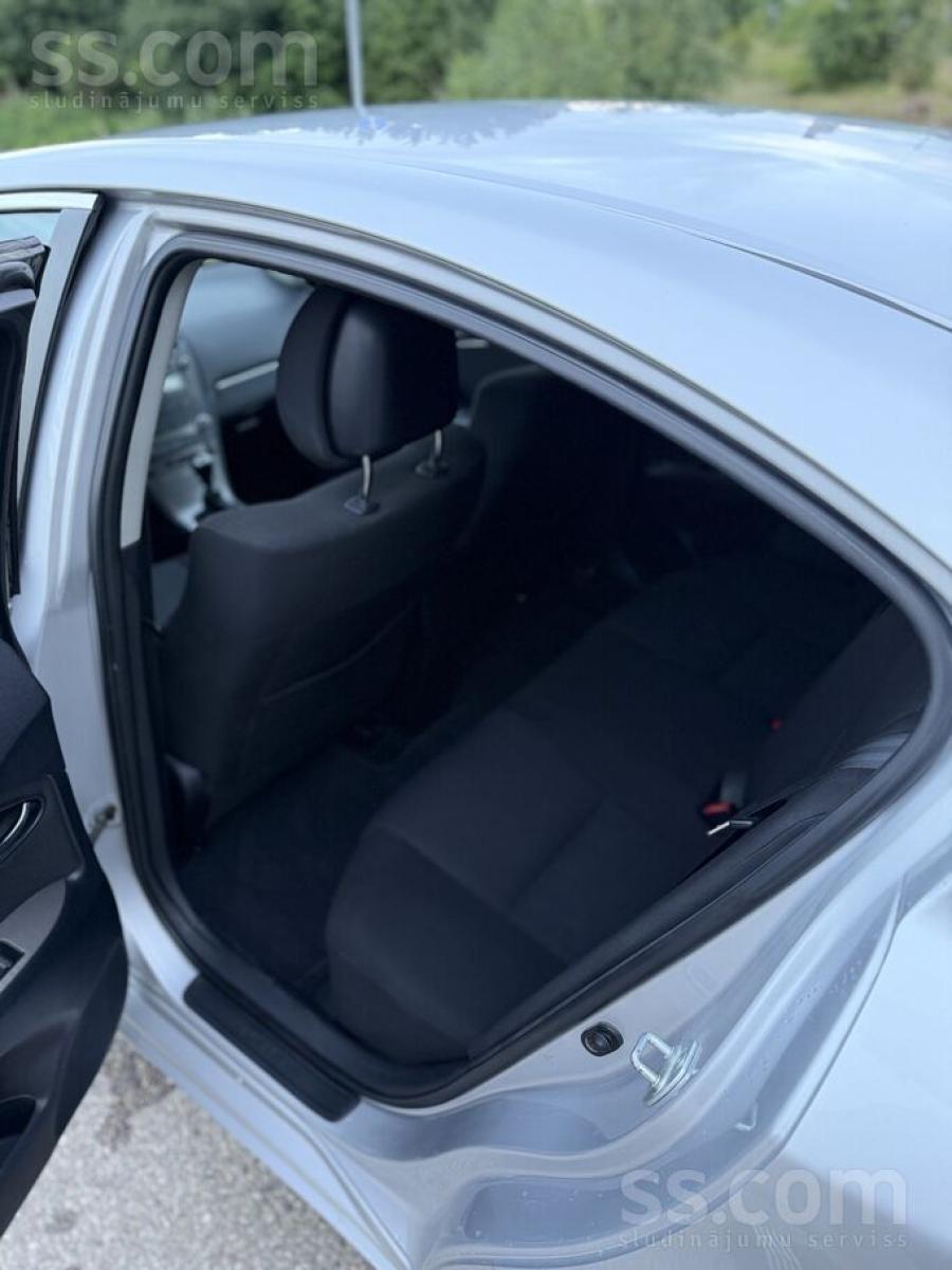 Pelēks Toyota Avensis 2009 Tukums, ar dzinēja tilpumu 2.00 L un nobraukumu 316 tūkst. km par 4450 €, foto 6 vietnē AUTOMOTO.COM.LV