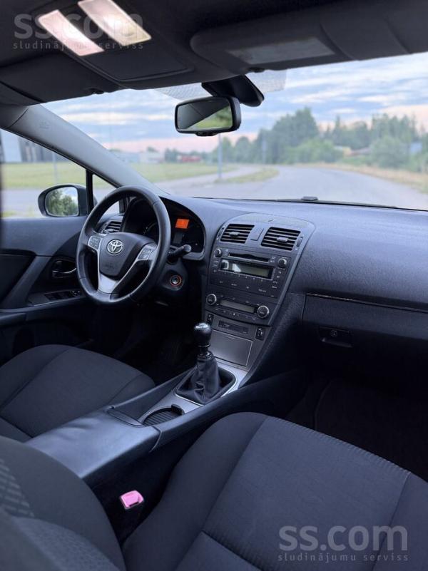 Grey Toyota Avensis 2009 in Tukums, with an engine capacity of 2.00 L and mileage of 316 thousand km for 4450 €, photo 10 on AUTOMOTO.COM.LV