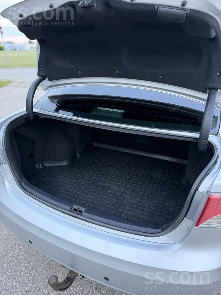 Pelēks Toyota Avensis 2009 Tukums, ar dzinēja tilpumu 2.00 L un nobraukumu 316 tūkst. km par 4450 €, foto 12 vietnē AUTOMOTO.COM.LV