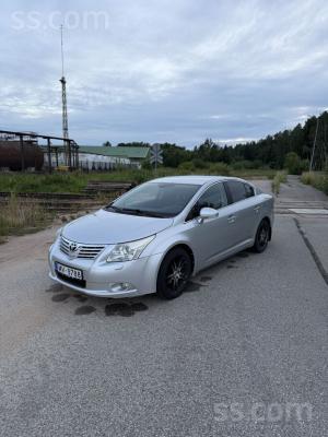Pelēks Toyota Avensis 2009 Tukums, ar dzinēja tilpumu 2.00 L un nobraukumu 316 tūkst. km par 4450 €, foto  vietnē AUTOMOTO.COM.LV