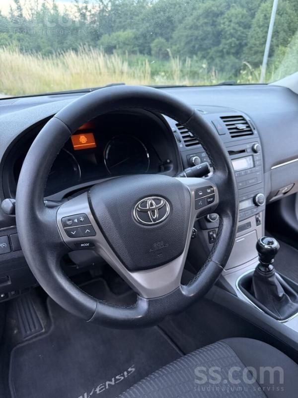 Grey Toyota Avensis 2009 in Tukums, with an engine capacity of 2.00 L and mileage of 316 thousand km for 4450 €, photo 7 on AUTOMOTO.COM.LV