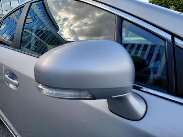 Grey Toyota Avensis 2009 in Vilnius, with an engine capacity of 1.99 L and mileage of 232 thousand km for 5990 €, photo 9 on AUTOMOTO.COM.LV
