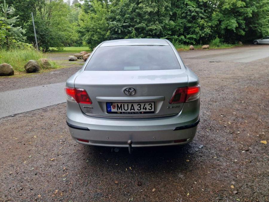 Grey Toyota Avensis 2009 in Vilnius, with an engine capacity of 1.80 L and mileage of 166 thousand km for 6200 €, photo 5 on AUTOMOTO.COM.LV