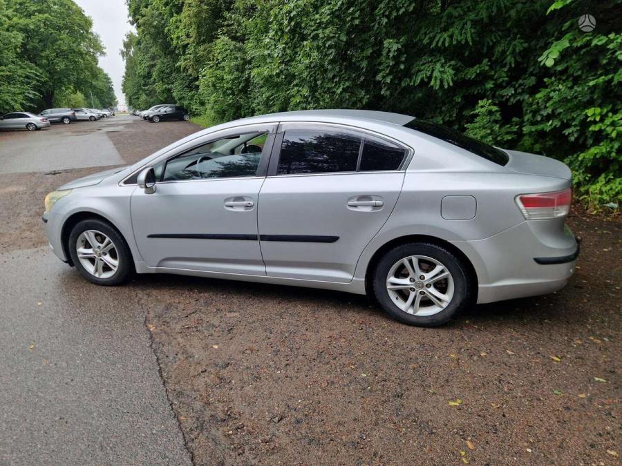 Grey Toyota Avensis 2009 in Vilnius, with an engine capacity of 1.80 L and mileage of 166 thousand km for 6200 €, photo 7 on AUTOMOTO.COM.LV
