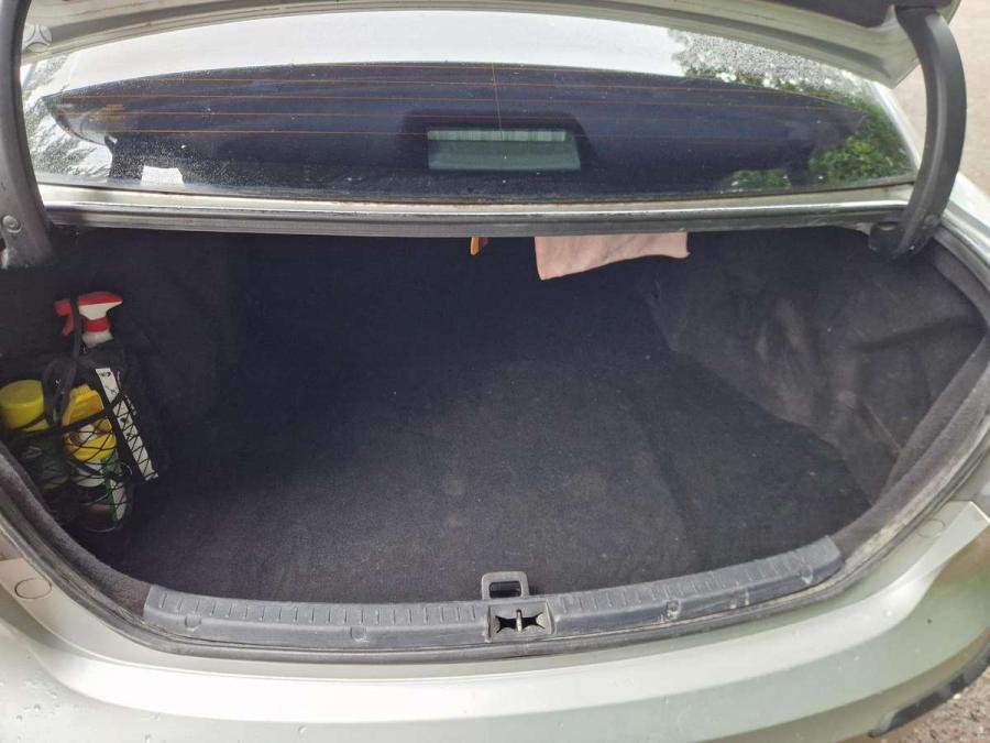 Grey Toyota Avensis 2009 in Vilnius, with an engine capacity of 1.80 L and mileage of 166 thousand km for 6200 €, photo 12 on AUTOMOTO.COM.LV