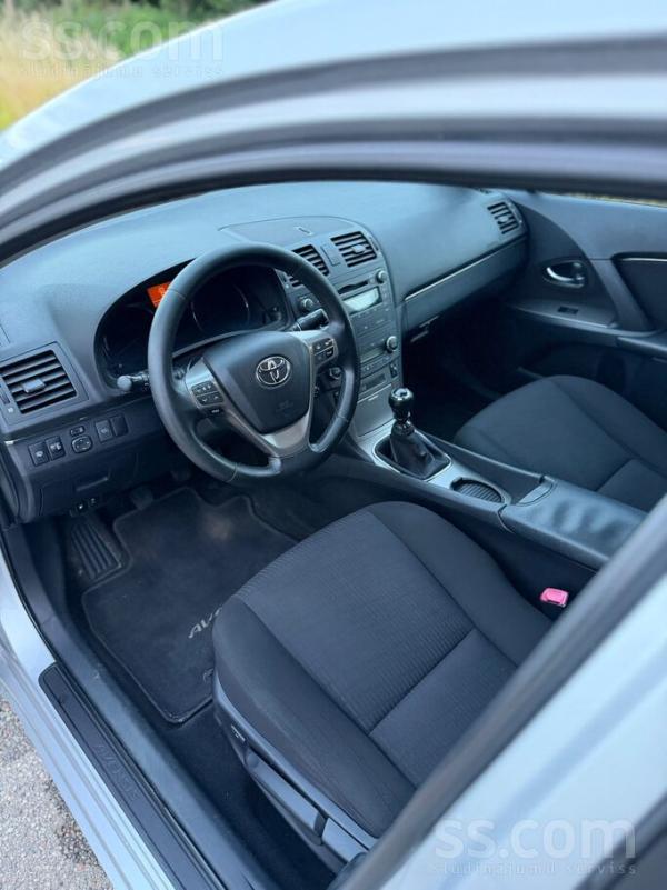 Grey Toyota Avensis 2009 in Tukums, with an engine capacity of 2.00 L and mileage of 316 thousand km for 3500 €, photo 9 on AUTOMOTO.COM.LV