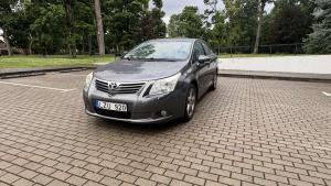 Серый Тойота Авенсис 2009 в Юрбаркас, объемом двигателя 2.23 л и пробегом 295 тыс. км за 3900 €, фото  на AUTOMOTO.COM.LV