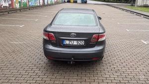 Grey Toyota Avensis 2009 in Jurbarkas, with an engine capacity of 2.23 L and mileage of 295 thousand km for 3900 €, photo 6 on AUTOMOTO.COM.LV