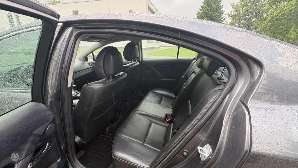 Pelēks Toyota Avensis 2009 Jurbarkas, ar dzinēja tilpumu 2.23 L un nobraukumu 295 tūkst. km par 3900 €, foto 6 vietnē AUTOMOTO.COM.LV