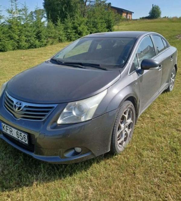 Pelēks Toyota Avensis 2009 Rietavas, ar dzinēja tilpumu 2.20 L un nobraukumu 292 tūkst. km par 3200 €, foto 1 vietnē AUTOMOTO.COM.LV