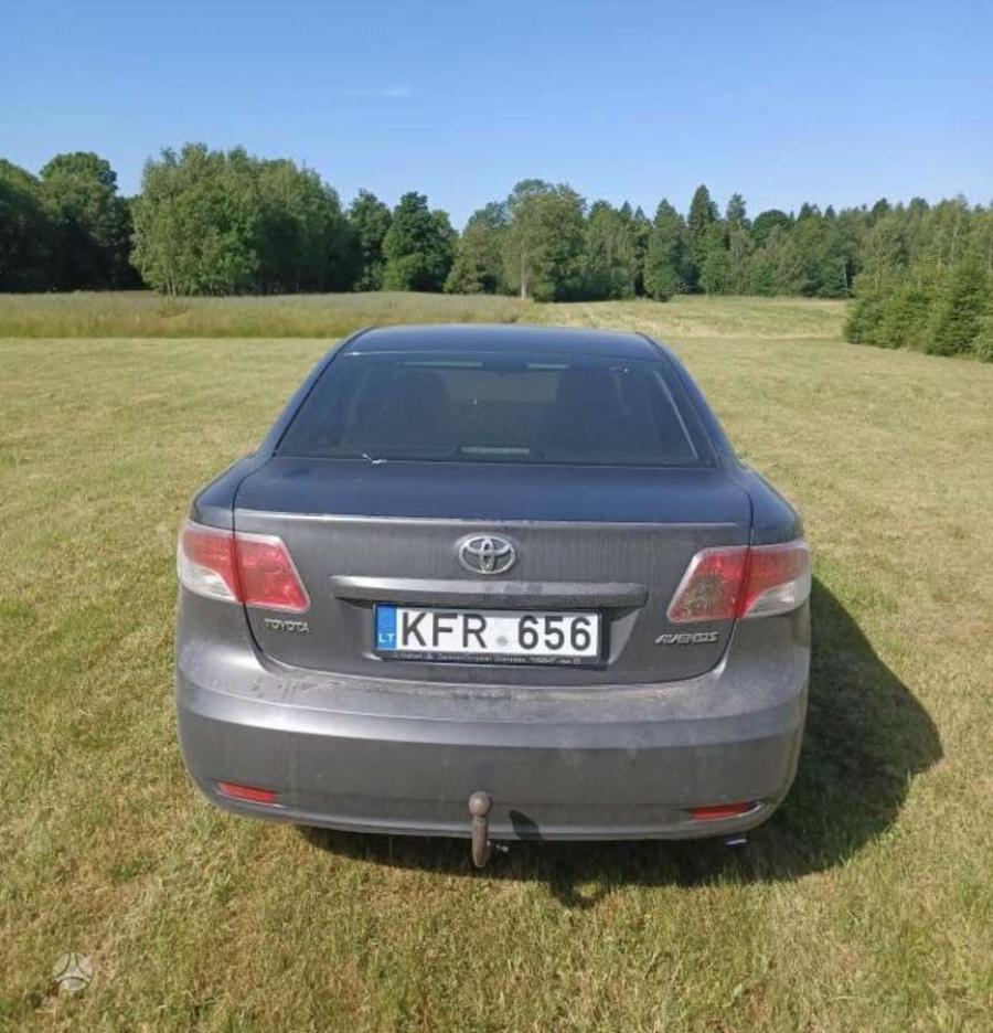 Pelēks Toyota Avensis 2009 Rietavas, ar dzinēja tilpumu 2.20 L un nobraukumu 292 tūkst. km par 3200 €, foto 3 vietnē AUTOMOTO.COM.LV