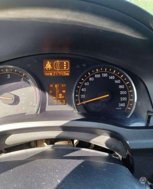 Pelēks Toyota Avensis 2009 Rietavas, ar dzinēja tilpumu 2.20 L un nobraukumu 292 tūkst. km par 3200 €, foto 3 vietnē AUTOMOTO.COM.LV