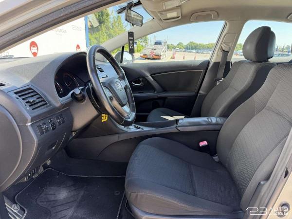 Pelēks Toyota Avensis 2009 Tauragė, ar dzinēja tilpumu 2.20 L un nobraukumu 289 tūkst. km par 3950 €, foto 9 vietnē AUTOMOTO.COM.LV