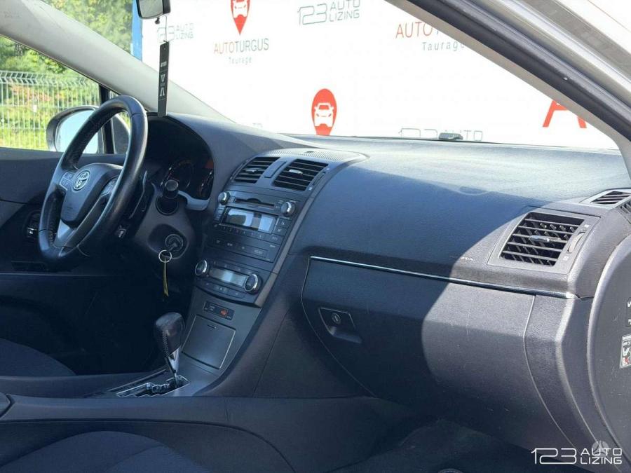 Grey Toyota Avensis 2009 in Taurage, with an engine capacity of 2.20 L and mileage of 289 thousand km for 3950 €, photo 14 on AUTOMOTO.COM.LV