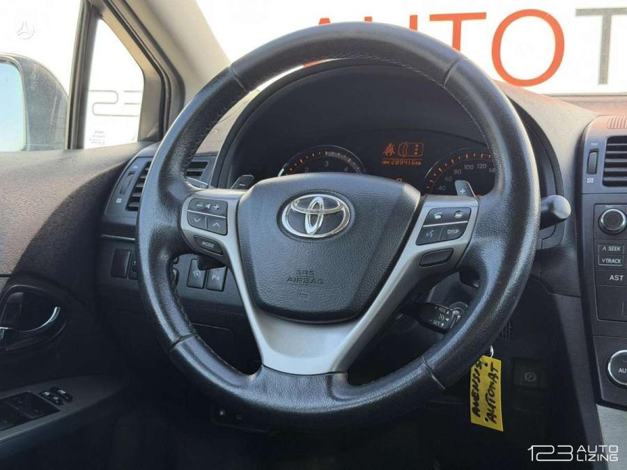 Grey Toyota Avensis 2009 in Taurage, with an engine capacity of 2.20 L and mileage of 289 thousand km for 3950 €, photo 17 on AUTOMOTO.COM.LV