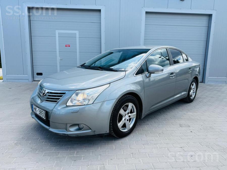 Grey Toyota Avensis 2009 in Riga, with an engine capacity of 2.00 L and mileage of 249 thousand km for 4750 €, photo 1 on AUTOMOTO.COM.LV