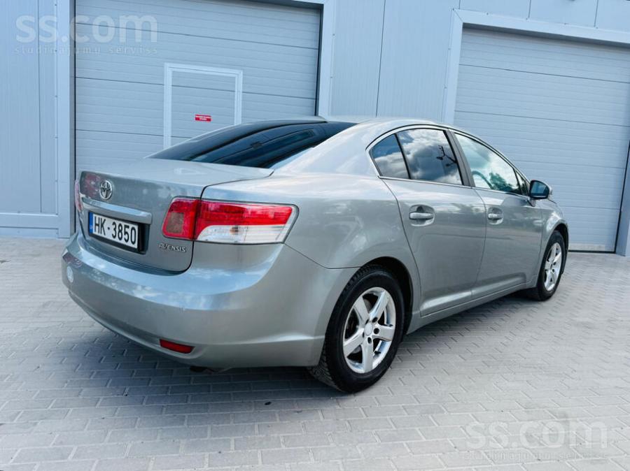 Grey Toyota Avensis 2009 in Riga, with an engine capacity of 2.00 L and mileage of 249 thousand km for 4750 €, photo 6 on AUTOMOTO.COM.LV