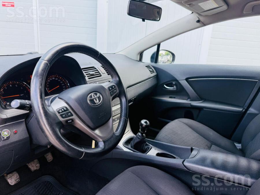 Grey Toyota Avensis 2009 in Riga, with an engine capacity of 2.00 L and mileage of 249 thousand km for 4750 €, photo 8 on AUTOMOTO.COM.LV