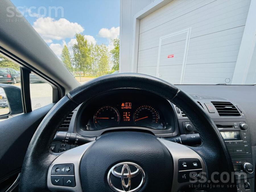 Grey Toyota Avensis 2009 in Riga, with an engine capacity of 2.00 L and mileage of 249 thousand km for 4750 €, photo 12 on AUTOMOTO.COM.LV