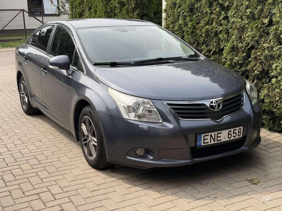 Серый Тойота Авенсис 2009 в Вильнюс, объемом двигателя 1.80 л и пробегом 229 тыс. км за 5400 €, фото 1 на AUTOMOTO.COM.LV