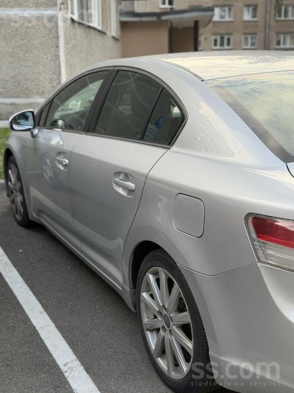 Pelēks Toyota Avensis 2009 Daugavpils, ar dzinēja tilpumu 2.20 L un nobraukumu 225 tūkst. km par 3000 €, foto 3 vietnē AUTOMOTO.COM.LV