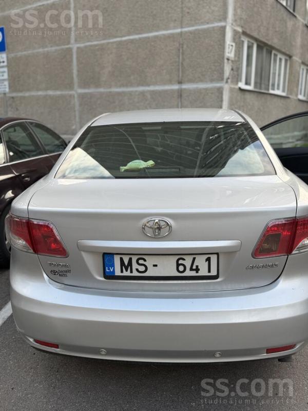 Pelēks Toyota Avensis 2009 Daugavpils, ar dzinēja tilpumu 2.20 L un nobraukumu 225 tūkst. km par 3000 €, foto 4 vietnē AUTOMOTO.COM.LV