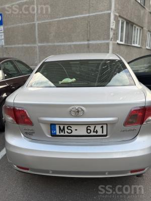 Grey Toyota Avensis 2009 in Daugavpils, with an engine capacity of 2.20 L and mileage of 225 thousand km for 3000 €, photo 5 on AUTOMOTO.COM.LV
