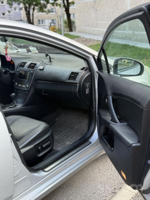Grey Toyota Avensis 2009 in Daugavpils, with an engine capacity of 2.20 L and mileage of 225 thousand km for 3000 €, photo 8 on AUTOMOTO.COM.LV