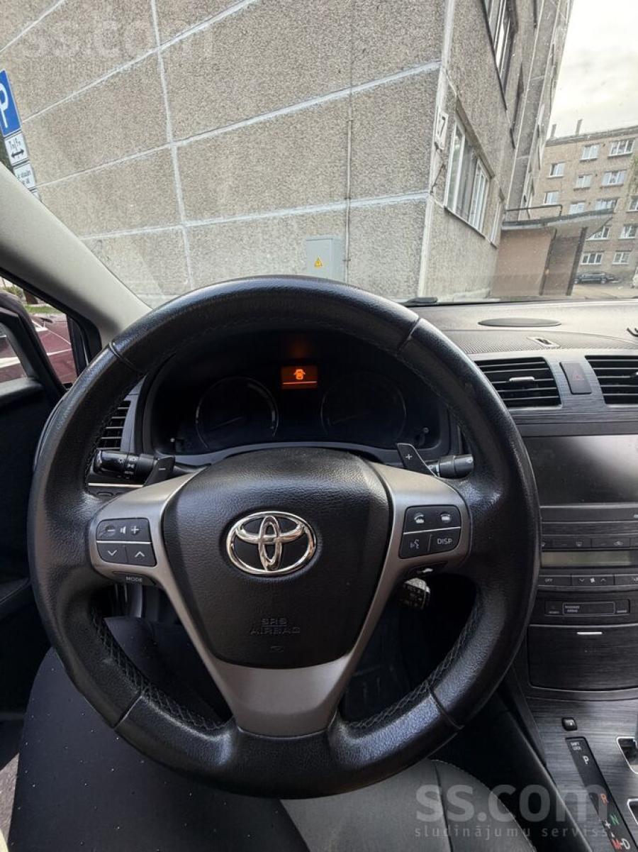 Grey Toyota Avensis 2009 in Daugavpils, with an engine capacity of 2.20 L and mileage of 225 thousand km for 3000 €, photo 11 on AUTOMOTO.COM.LV