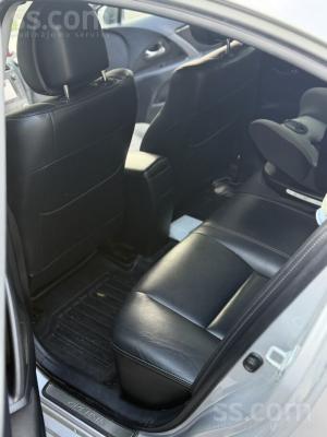 Grey Toyota Avensis 2009 in Daugavpils, with an engine capacity of 2.20 L and mileage of 225 thousand km for 3000 €, photo 15 on AUTOMOTO.COM.LV